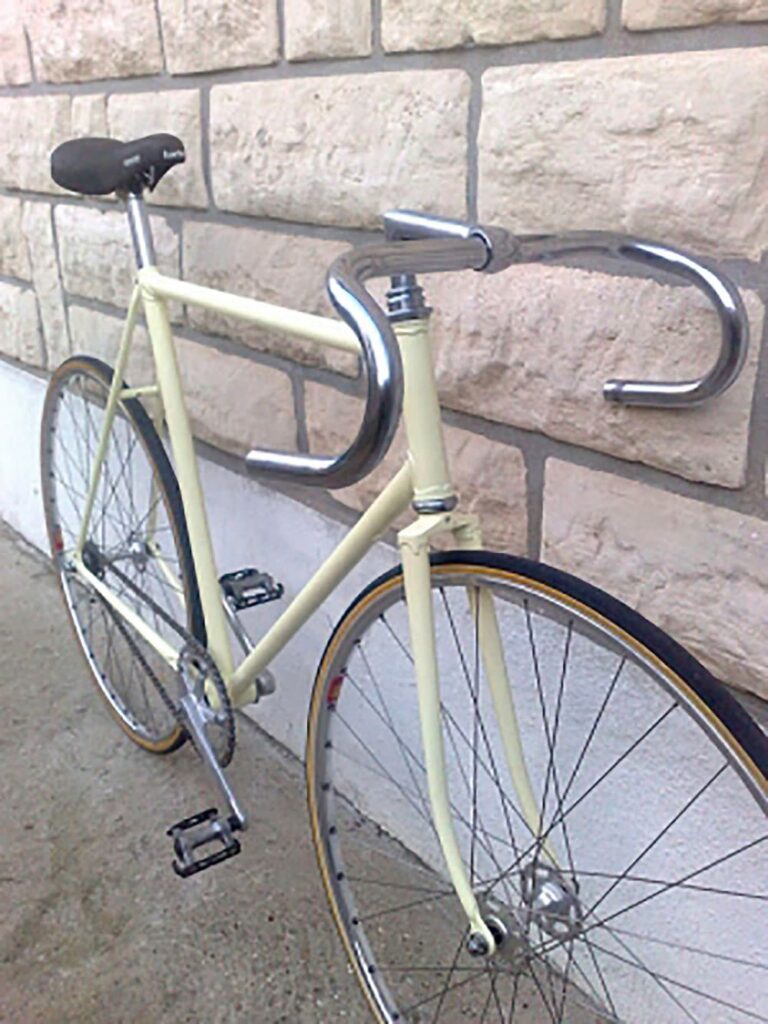 Fixie Gitane blanc crème de Yannick sur Le Vélo Urbain.com