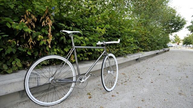 Le montage d'un fixie sur base de Motobécane par Matthieu sur Le Vélo ...