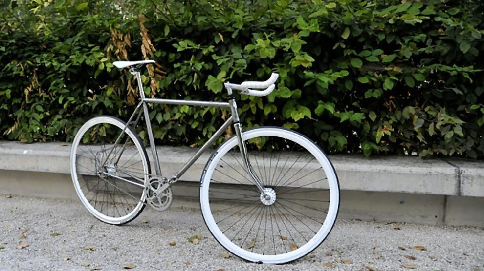Le montage d'un fixie sur base de Motobécane par Matthieu sur Le Vélo ...