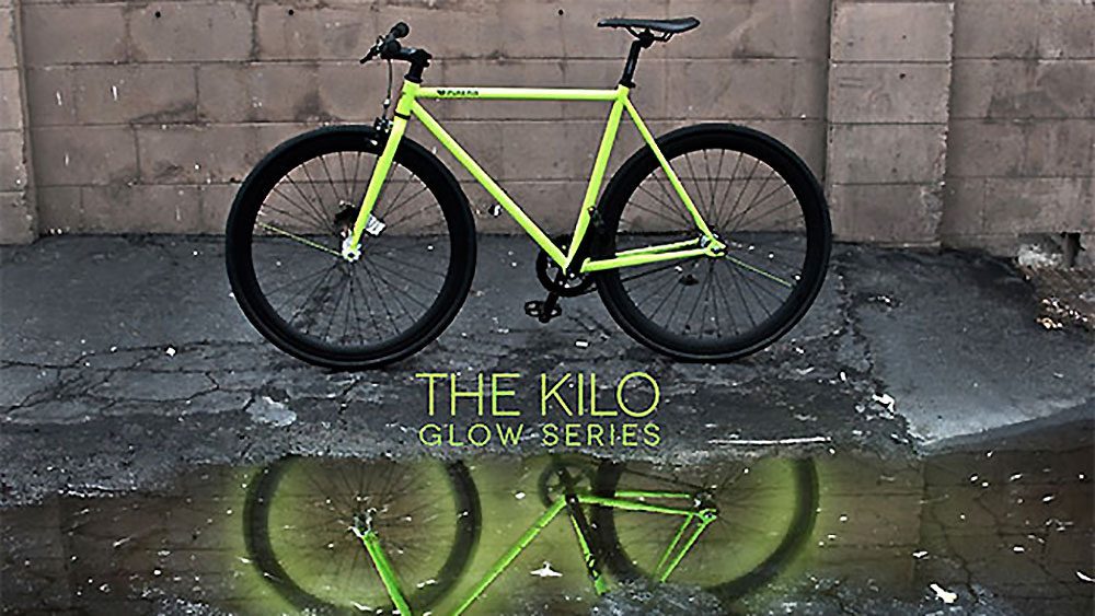 The Kilo Glow, pignon fixe phosphorescent sur Le Vélo Urbain