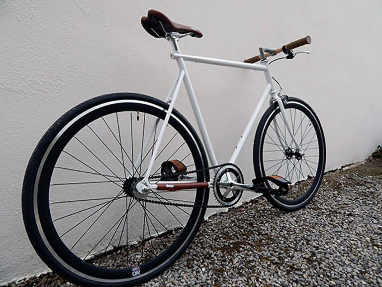 Vieux vélo de course MBK devenu un fixie moderne ! sur Le Vélo Urbain.com